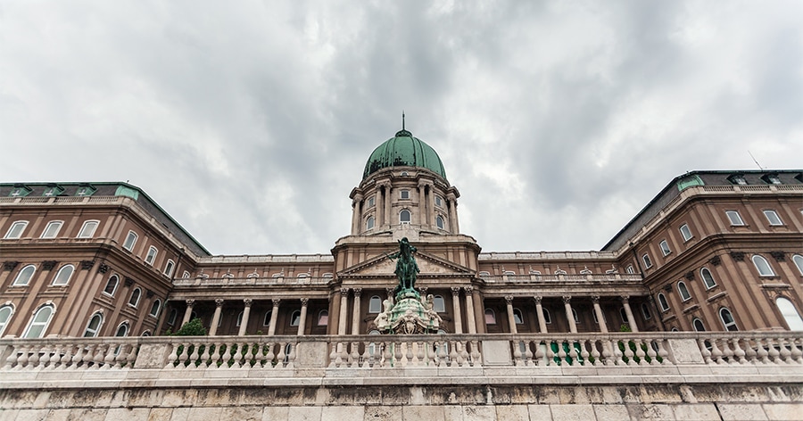 What Makes a Building Iconic