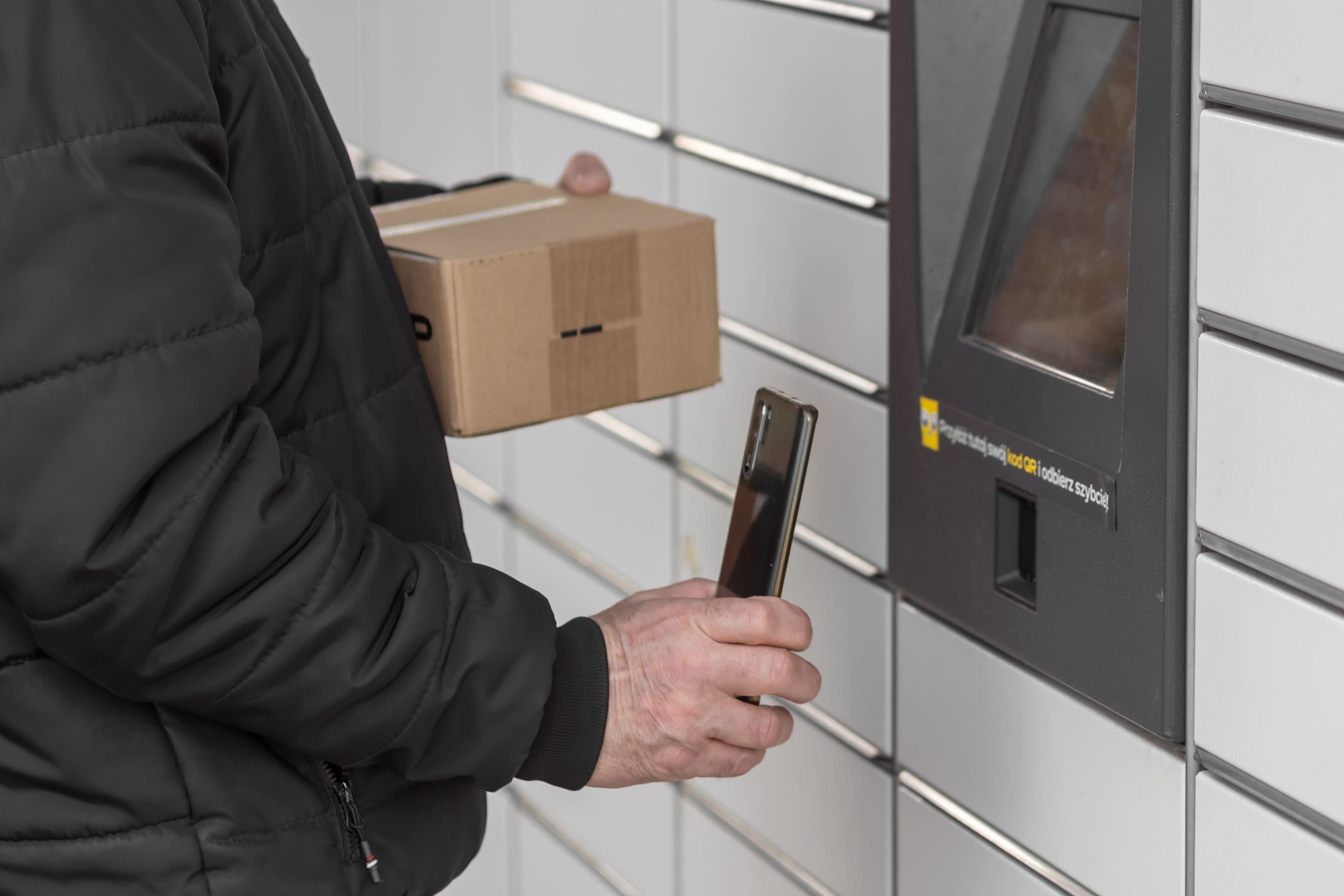 Smart Parcel Lockers | Honeywell